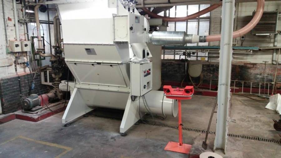 Stofvrij lege big-bags afvoeren met Poeth Big-Bag Compactor - Solids Processing