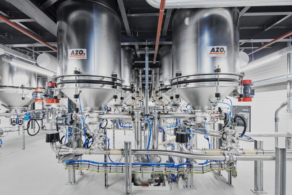 Geautomatiseerde menglijnen maken PVC-fabriek PlastChem modernste van ...